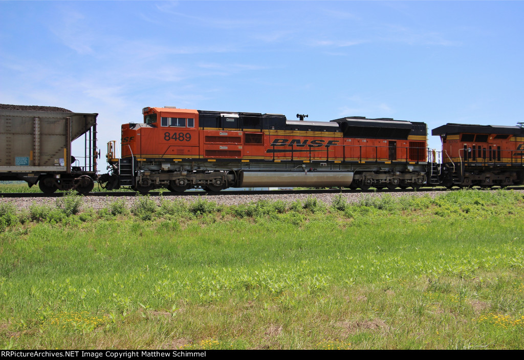 BNSF 8489